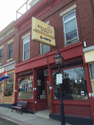 About | Rollie's Bar and Grill